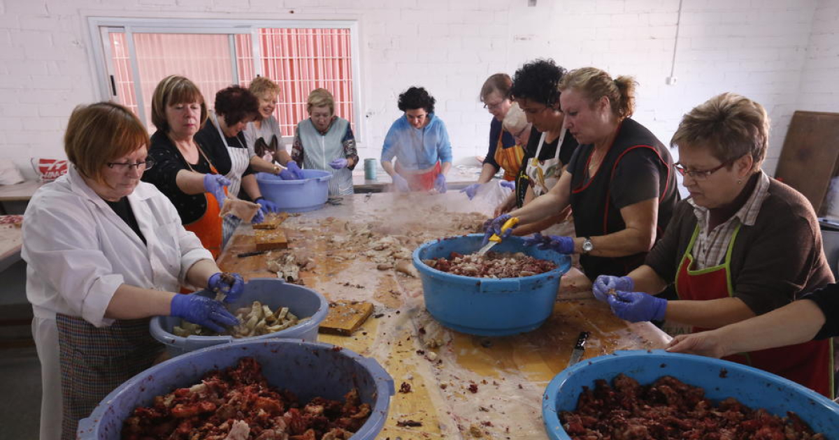 TRADICIONES MUNICIPIOS: Listo el “mandongo” para la fiesta de Alcarràs