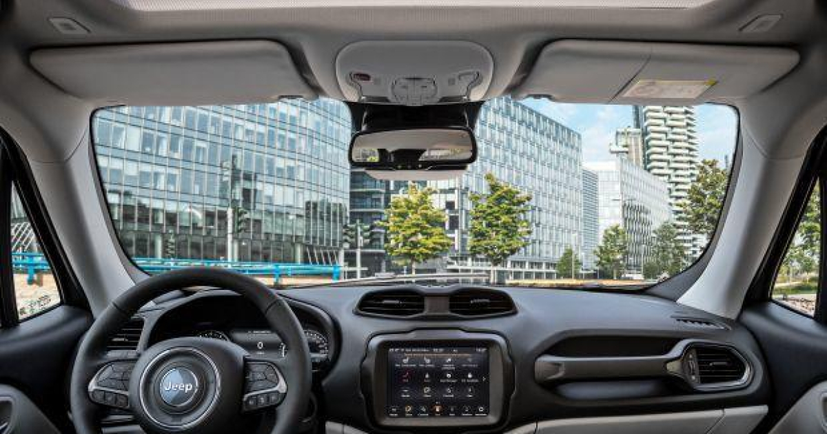 Jeep Renegade, el primer FCA amb Uconnect Box