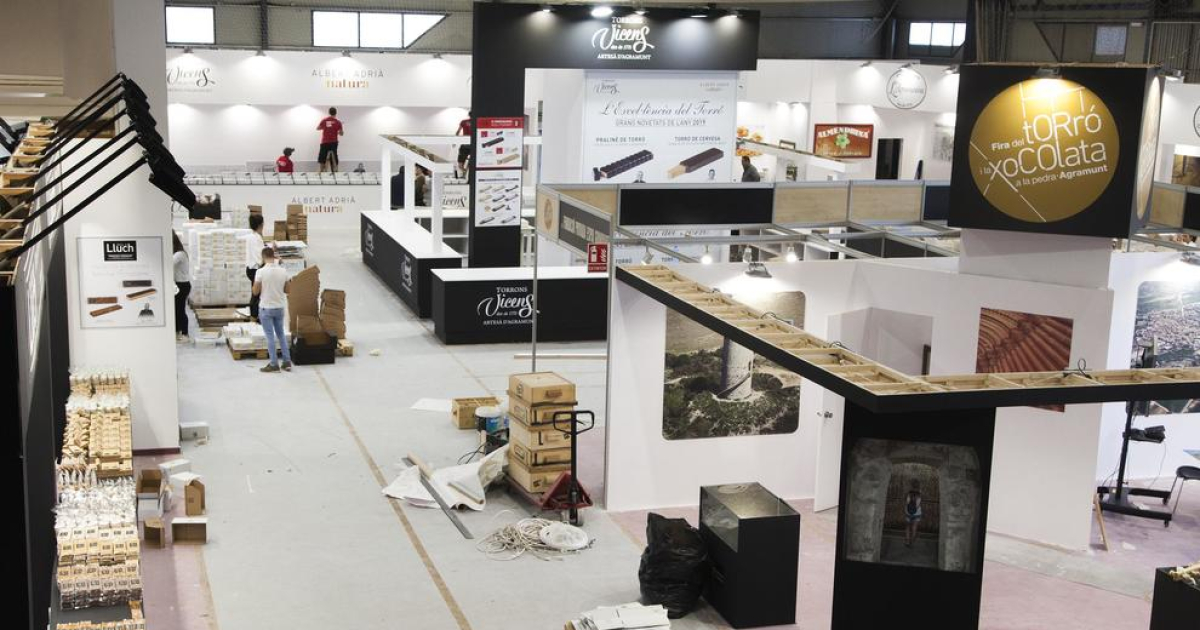 Uns 75 expositors a la Fira del Torró d'Agramunt