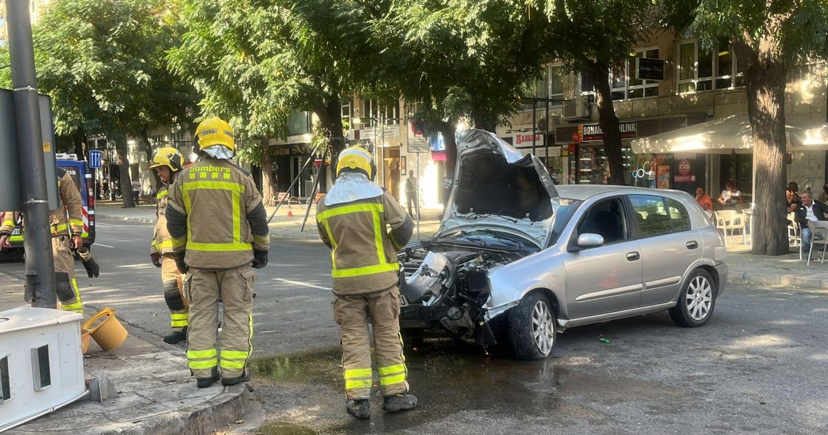Un coche destroza el radar de la avenida de Madrid de Lleida en un ...