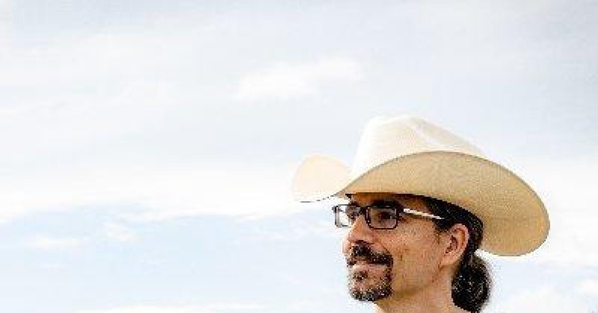 Un català guanya a Texas el premi com a millor cantautor de country de ... Un català guanya a Texas el premi com a millor cantautor de country de ...