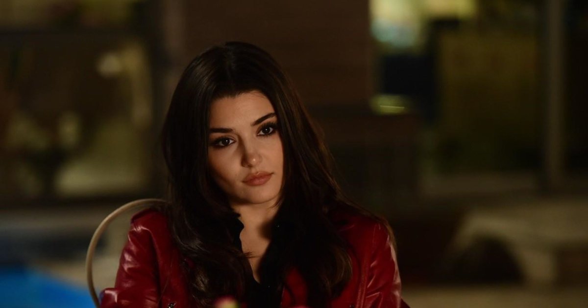 Hande Erçel vuelve a televisión con el estreno de la serie 'Reminder'