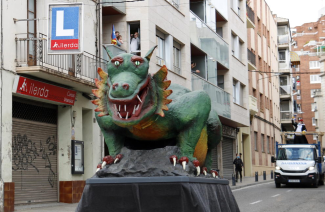 El Marraco recorre las calles de Lleida para animar el Sant Jordi y ...