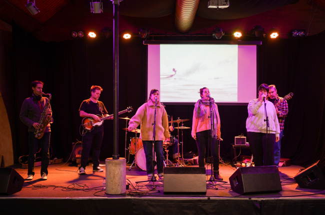 The Sparkles, DJ i venda de vinils a La Matinal del Cafè del Teatre