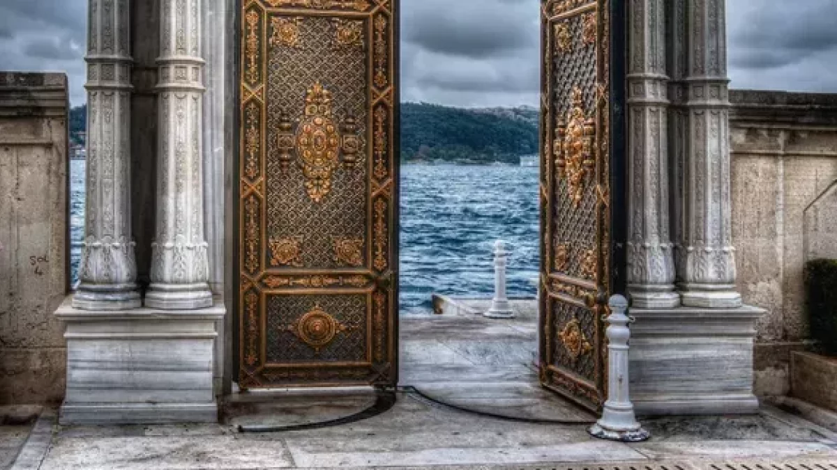 La porta del mar, els museus i el tracte amb la fotografia