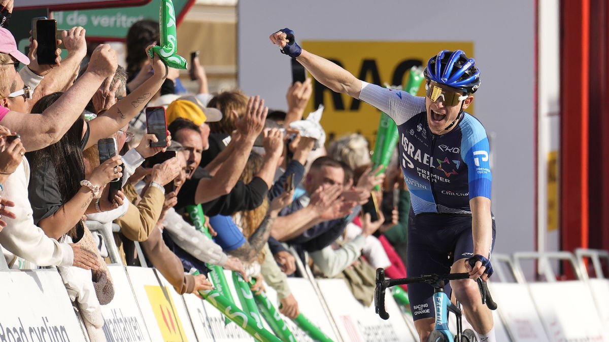 Schultz, primer líder de la Volta tras superar a Pogacar