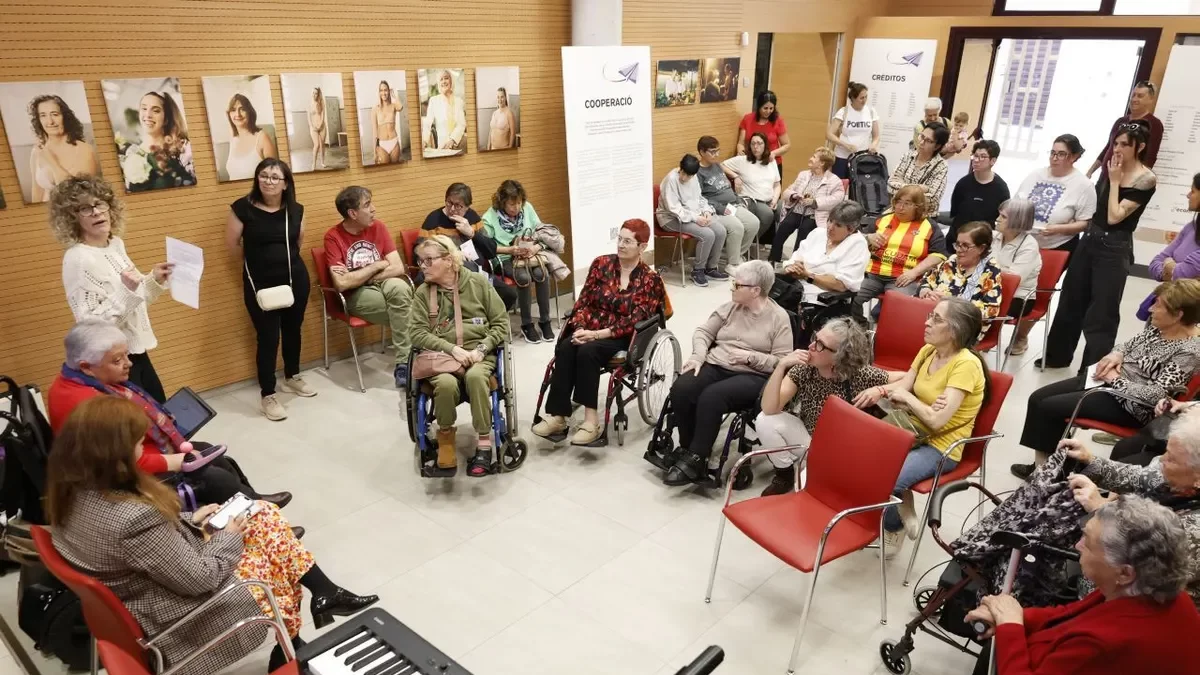 Sidamon. Exposició ‘Dones diverses. La doble invisibilitat’ al consistori