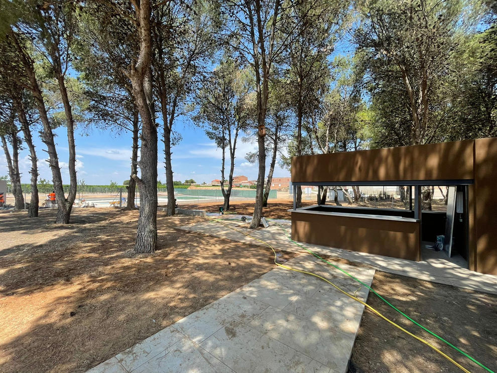 Sunyer estrena piscinas y licita el bar del casal, cerrado hace 5 años