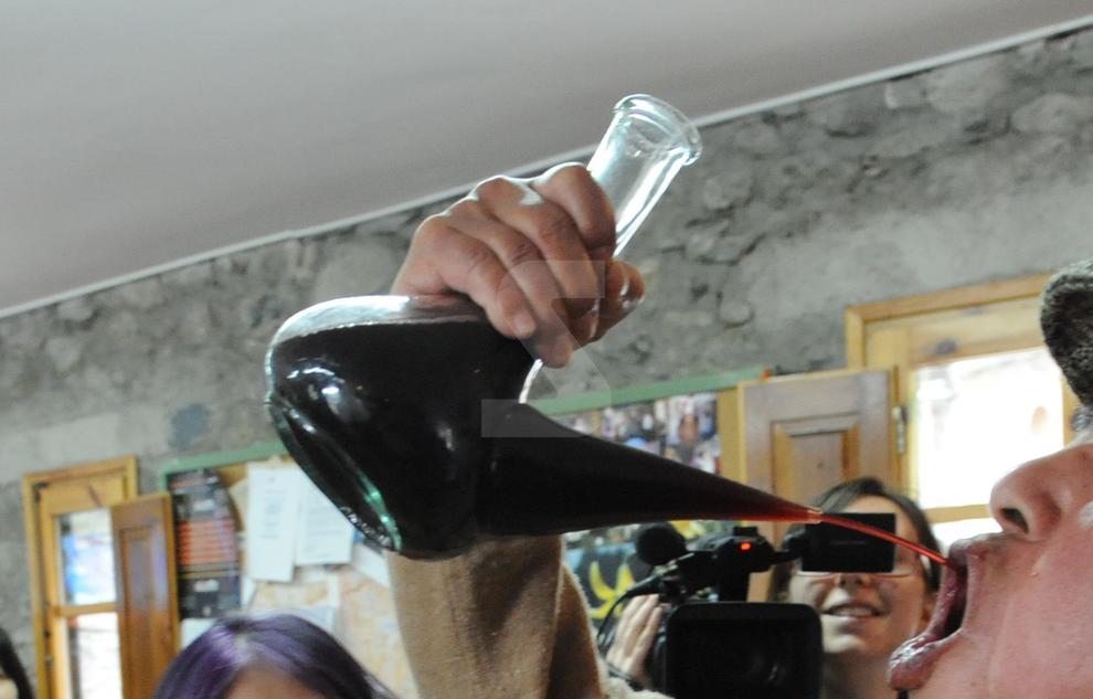 ¿Qué es un porrón monárquico? ¿Y uno republicano?