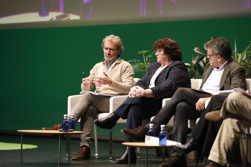 Fernando Simón vuelve a la primera línea para enfrentar la amenaza ...
