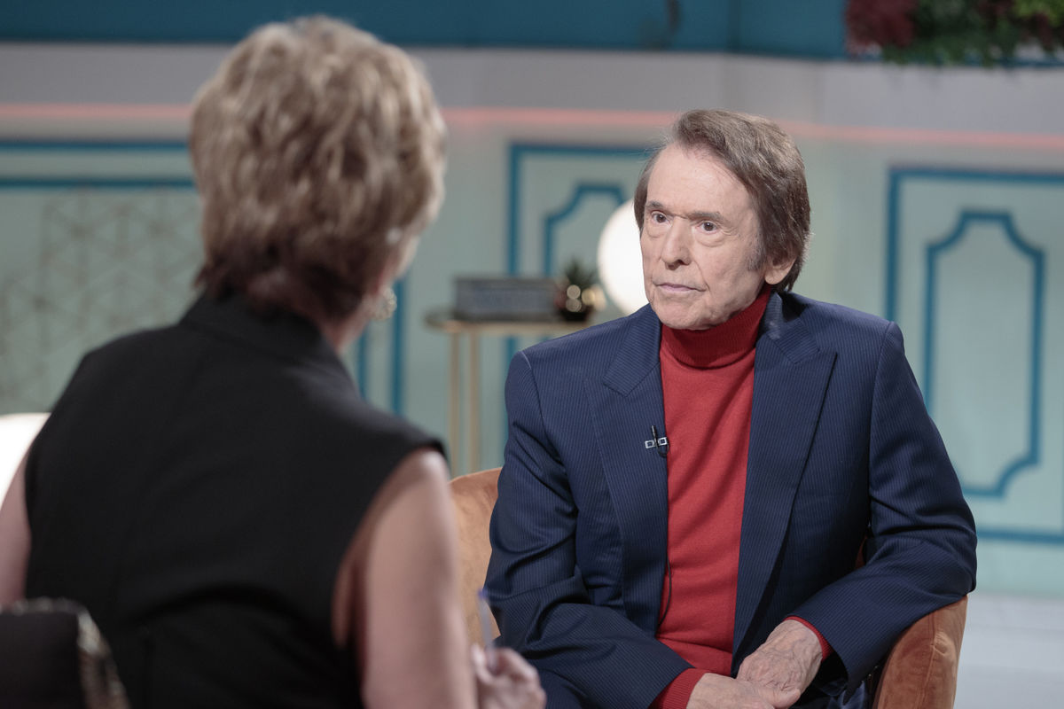 Raphael reflexiona sobre su carrera y revive su película más icónica