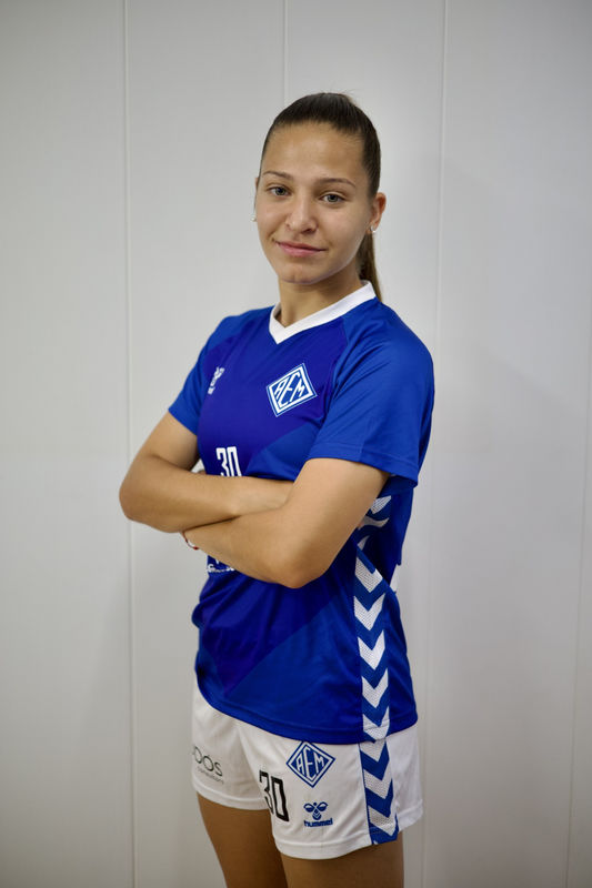 El AEM renueva a Meri Martorell y Laura Fernández un año más