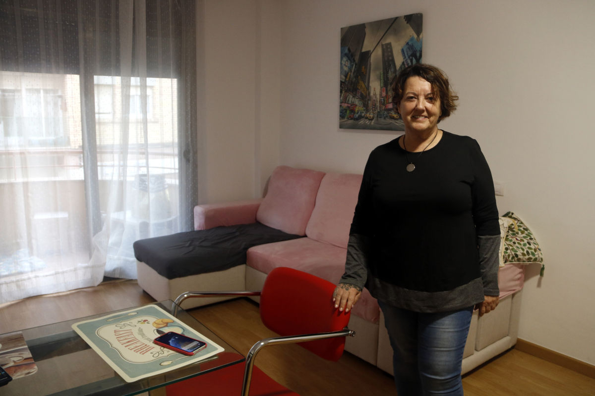 Los inquilinos de la primera vivienda cooperativa de Sostre Cívic ...