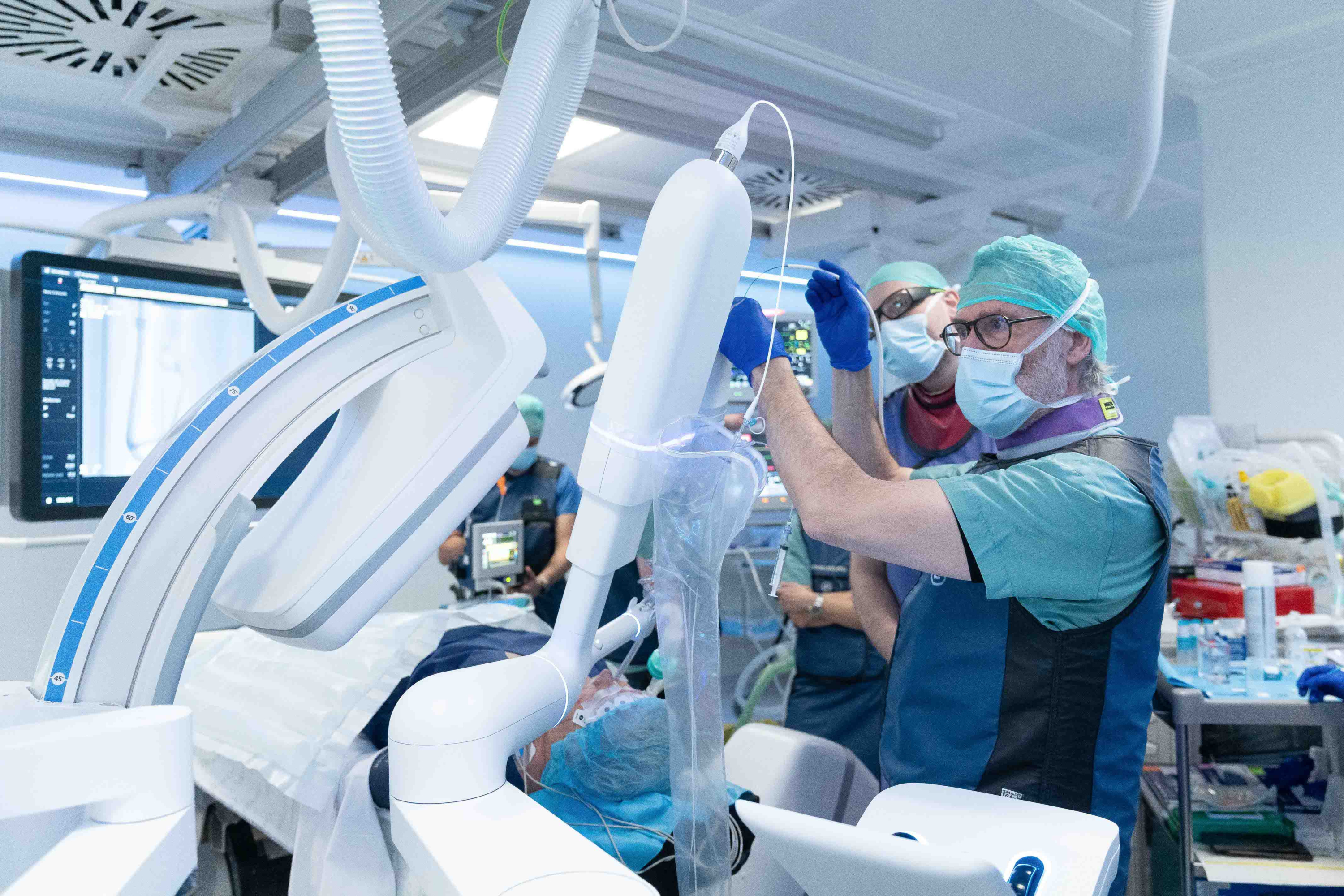 Catalunya estrena el primer robot endoscópico pulmonar del Estado