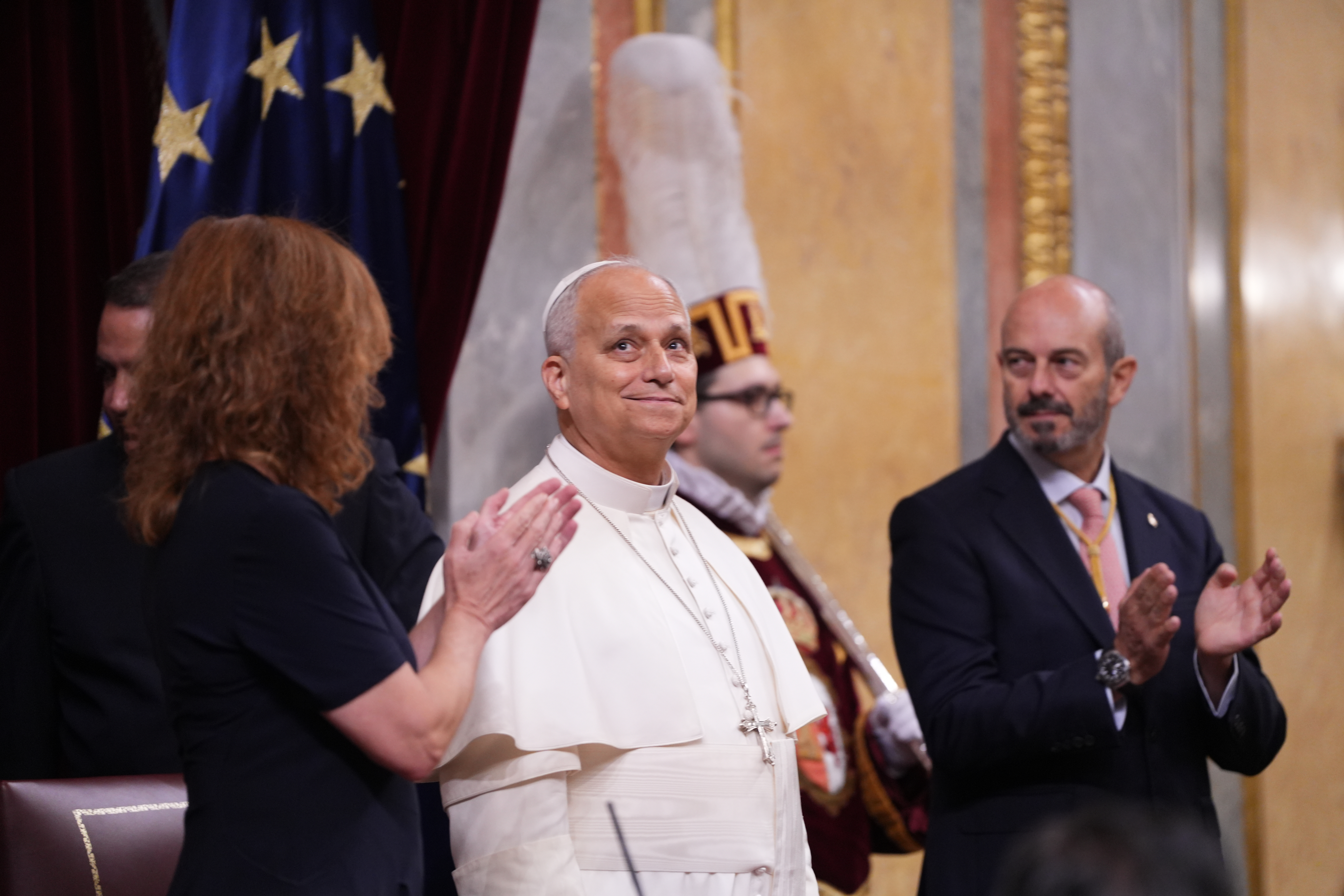 León XIV alerta en el Congreso que discriminar por "origen nacional ...